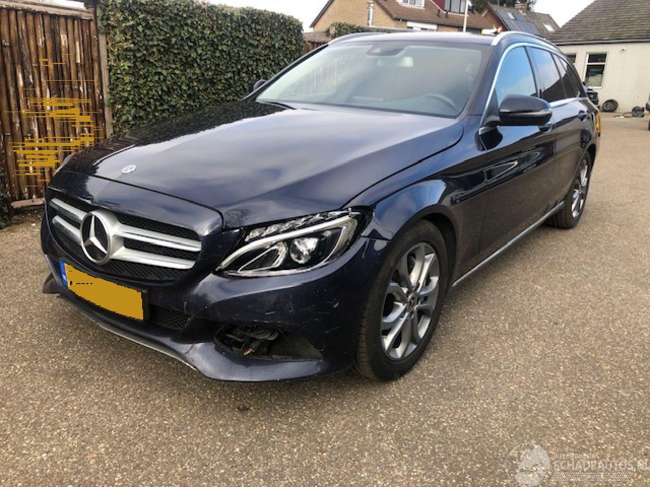 schade Mercedes C-klasse 250 PREMIUM PLUS 211 PK AUTOMAAT - schadeautos.nl