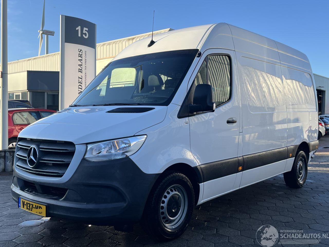 schade Mercedes Sprinter 314 2.2 CDI L2H2 DC EURO VI-D - schadeautos.nl
