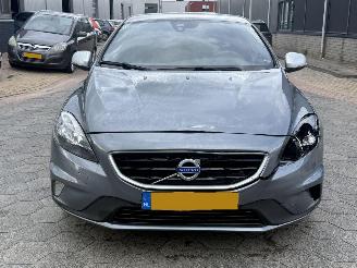 dañado Volvo V-40 2.0 D4 R-Design Business - schadeautos.nl