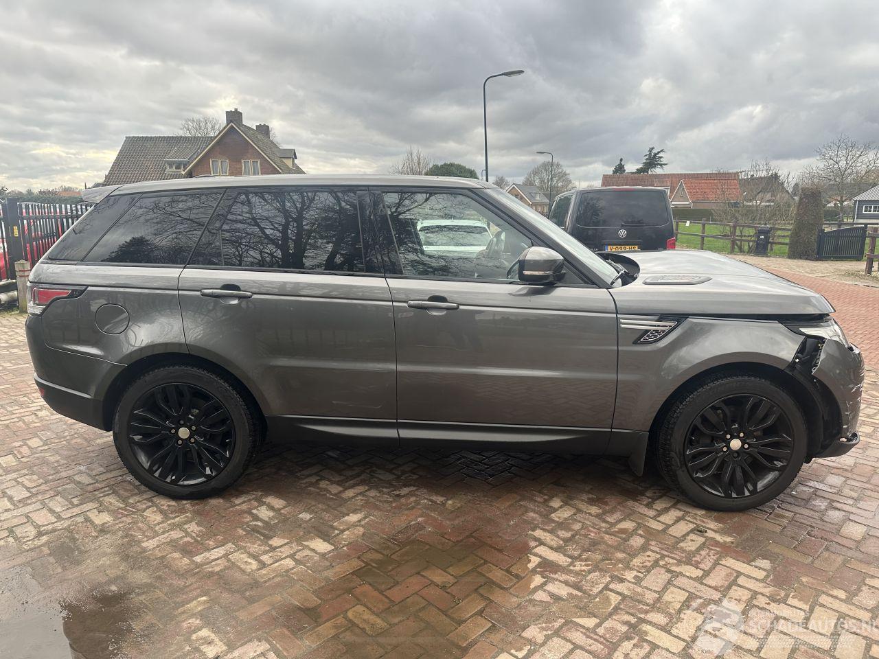 damaged Land Rover Range Rover sport 3.0 SDV6 HSE DYNAMIC - schadeautos.nl